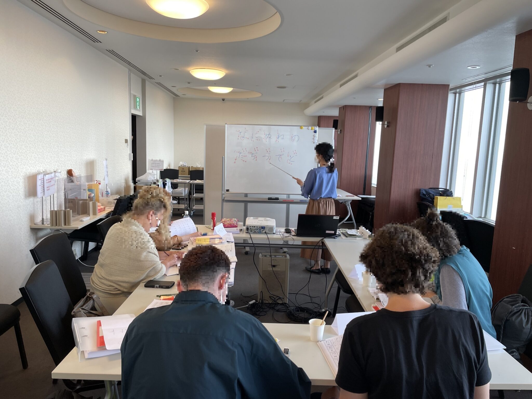 ウクライナ避難民の支援事業 ｜ RHQ 難民事業本部